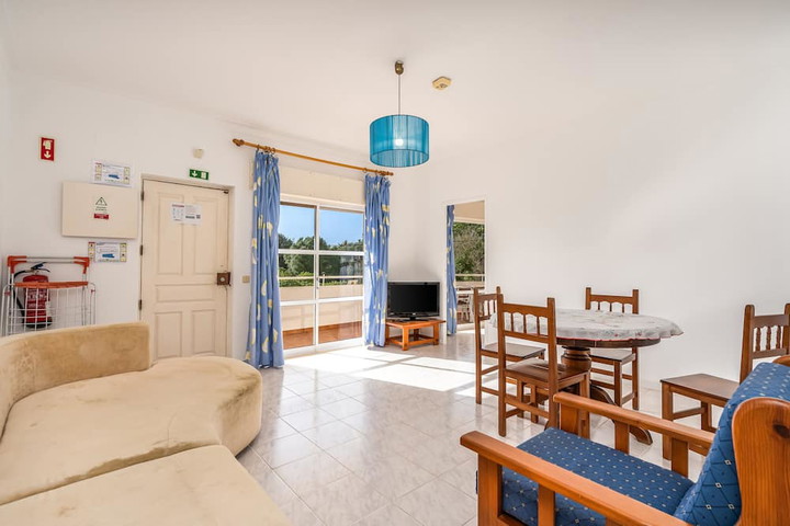 Apartment 'Maralvor 001' With Shared Pool, Shared Garden, And Balcony - Alvor