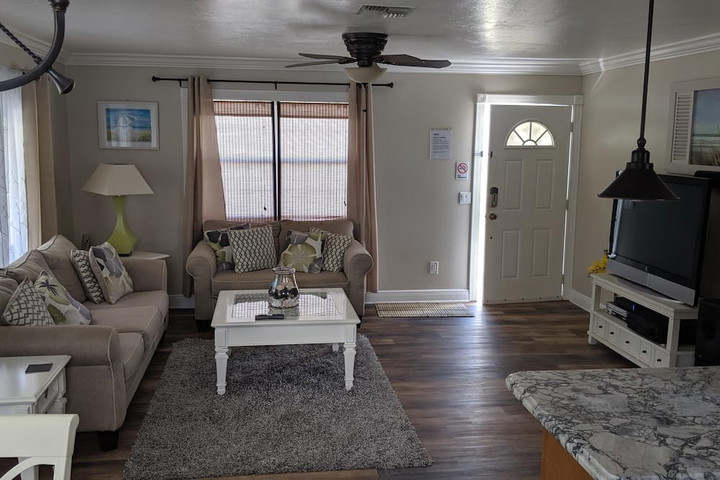Keys Stilt House Top Floor Unit - Naples, FL