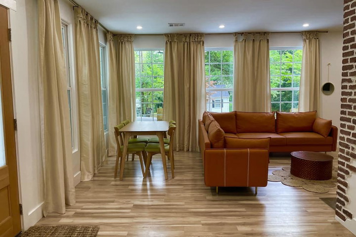 ~2 Bedroom Cozy Gem 5 Minutes From Downtown Spartanburg~ - Spartanburg, SC