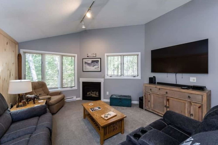 The Cabin At Crown Ridge, Nestled In The White Mountains Of New Hampshire - North Conway, NH