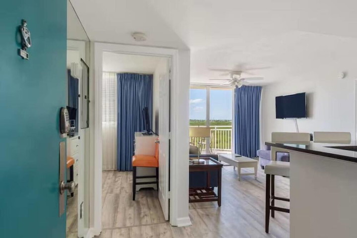 The Andros | Incredible Views W/ Shared Pool - Stock Island, FL