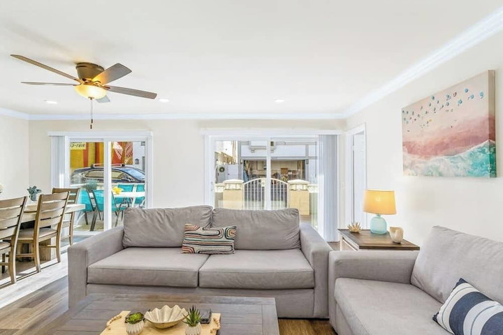 Ground-floor Duplex Half-block From Beach With Patio & W/d - Dog-friendly - Newport Beach, CA