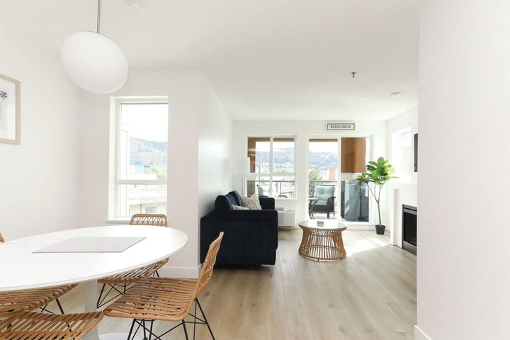 2 Bedrooms + Office, 2 Bathrooms In Downtown Kelowna - Kelowna