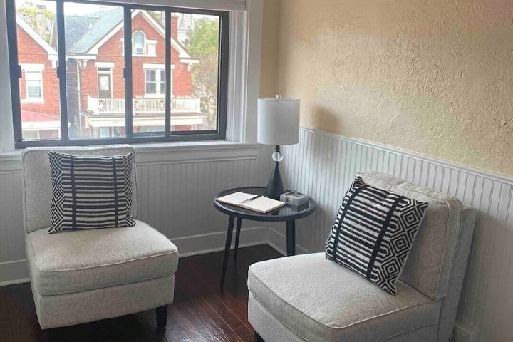 Private Top Floor In Historic Home - Covington, KY