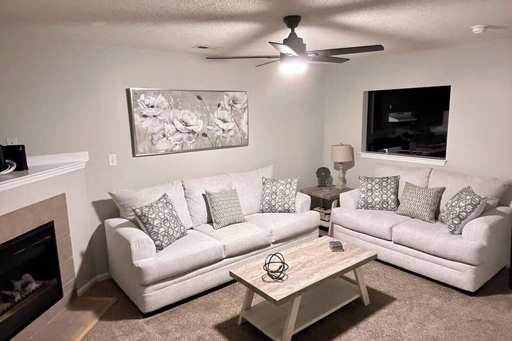 Cozy 2br/2.5bath Townhome Near Military Bases In Vibrant Jacksonville, Nc - Jacksonville, NC