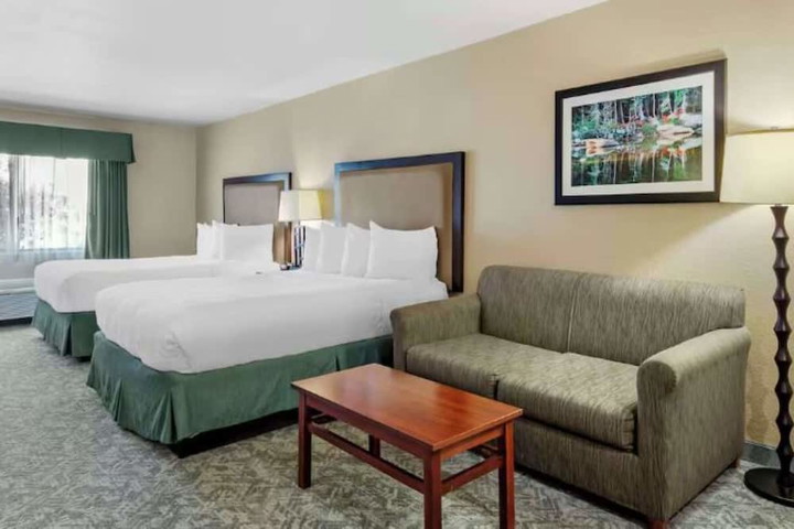 2 Pet-friendly 2floor Suite W/ Free Breakfast | 6-mins To Eagle Pool & Ice Rink - Eagle