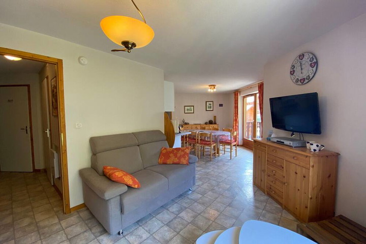 Appartement Confortable Avec Parking Près Du Centre-ville à Châtel - Châtel