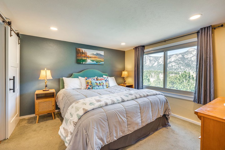 Cozy Estes Park Condo W/ Balcony + Fireplace! - Estes Park, CO