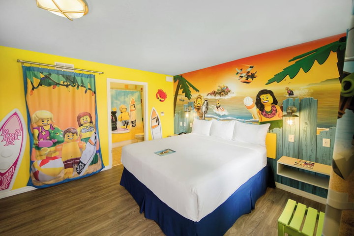 Beach Retreat Bungalow: Family Joy, Lego Surprises, Steps From The Waterpark - Winter Haven
