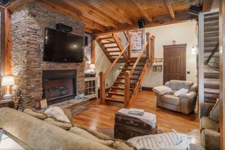 Historic Creekside Cottage - A Quiet Place For Rest And Relaxation.  Come Stay! - Fairview, TN