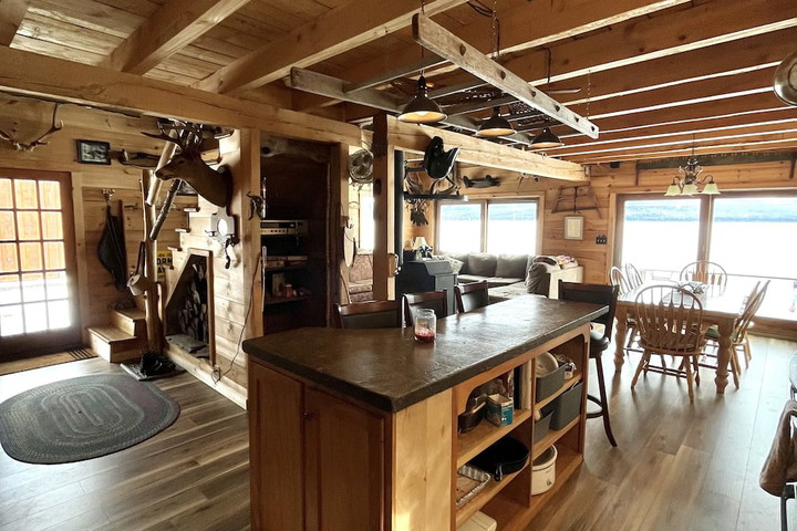Large Lake Front Cabin With Mountain Views! - Pittsburg, NH