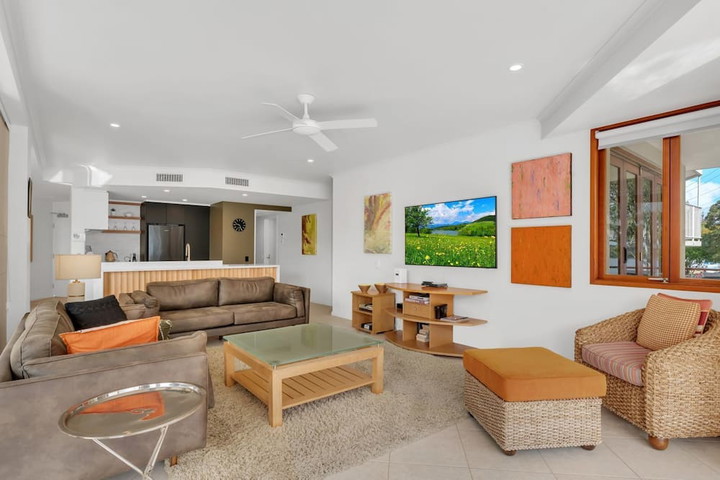 Luxury Riverfront Apartment - Noosaville