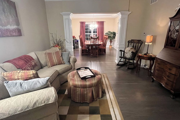 Spacious 4-bedroom House With Fitness Room One Mile From Geist - Fishers - Fishers, IN