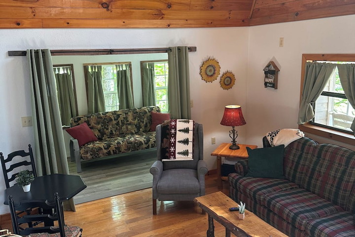 Godin's Get A Way,  Creekside Cabin, Relax In Murphy, Nc.  Close To Everywhere! - Murphy, NC