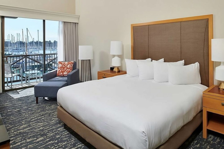 3 Units | Group Stay Near Berkeley Marina With Pool & Pet - Friendly - Oakland, CA