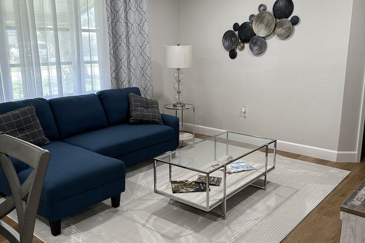 The Happy House, A Quaint, Fully Remodeled Home. - Sebring, FL