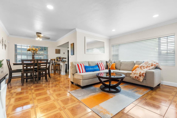 5 Minutes From Hard Rock Stadium, And Less Than 30 Minutes From South Beach - Miami Gardens, FL