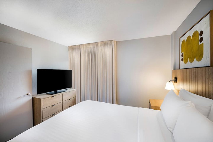 3 Modern Units! Pet-friendly, Close To New Jersey Colgate Clock - Union City, NJ