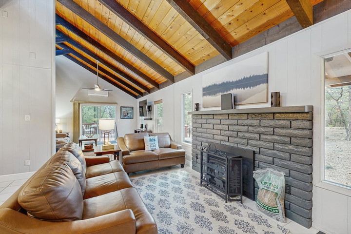 Wonderful Dog-friendly Home With Hot Tub, Firepit, & Washer/dryer - Pinetop-Lakeside, AZ