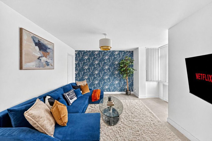 Stylish House Driveway Parking Spacious Garden 55`` Smart Tv Self-check-in Yoko Property - Bedford