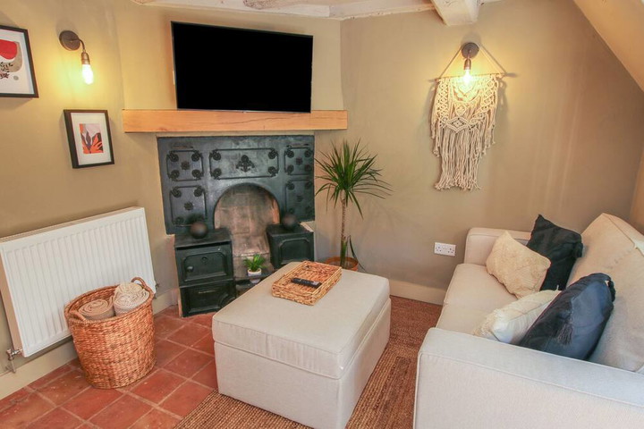 Number 5, Pet Friendly, Character Holiday Cottage In Ironbridge - Ironbridge