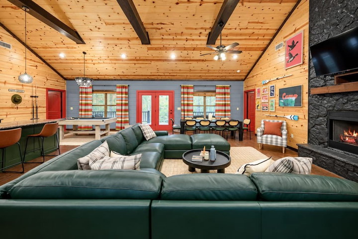 Camp Broken Bow - Pickleball, Arcade & Hot Tub · Private Resort For Groups - Broken Bow, OK