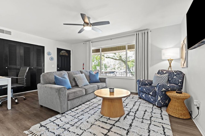 New! Modern Upper Flat In Prime Royal Oak Location - Birmingham, MI