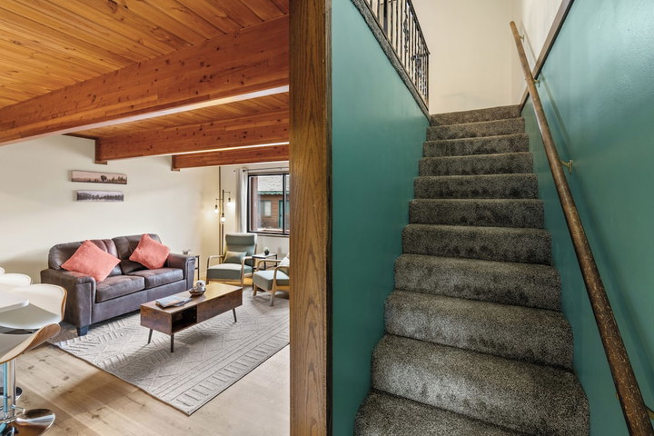 2br Condo In West Yellowstone, Just 1 Minute From The Park! Owl's Nest - West Yellowstone, MT