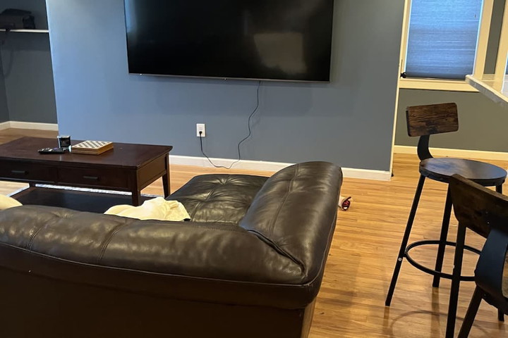 West Hartford Center Apartment - Hartford, CT