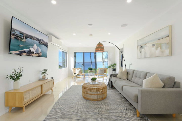 Private Waterfront 4br Lakehouse Gorokan Stunning Views - Central Coast