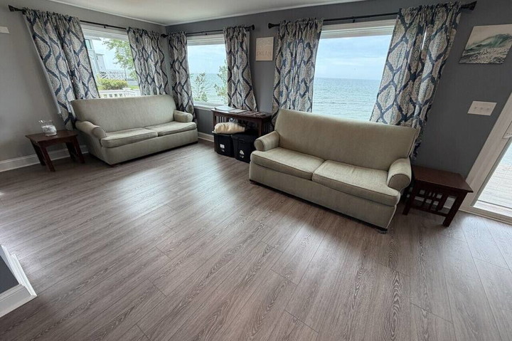 Lakefront Pet-friendly Home By Winery & Beach - Geneva, OH
