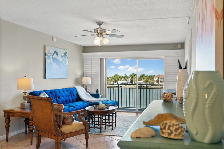 Waterfront, On Marco River, 2-bedroom 2 Bath Condo In Charming Old Marco Island - Marco Island, FL