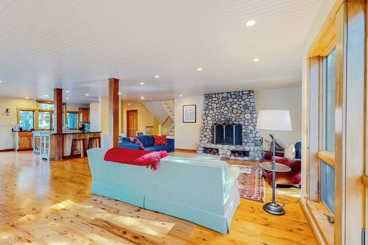 Countryside, Lakefront Cabin With Kayaks, Balcony, & Fast Wifi - Vermont