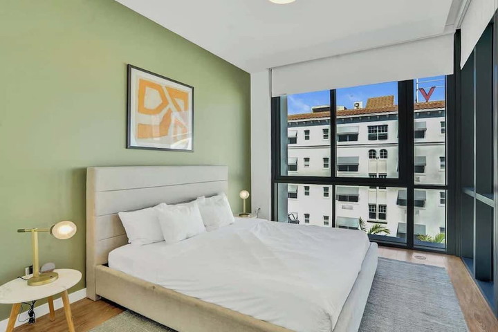 17west 2br | Pool & 10-min Walk To Beach - Surfside, FL