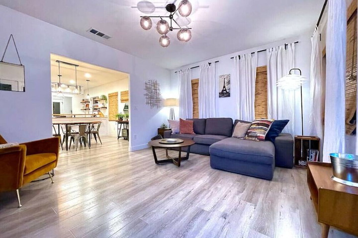 Remodeled 2br · Fenced Yard · Midtown · Driveway Parking - 새크라멘토