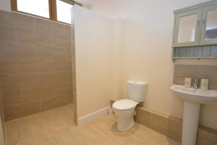 1 Bed In Axminster (Oc-36491) - Honiton