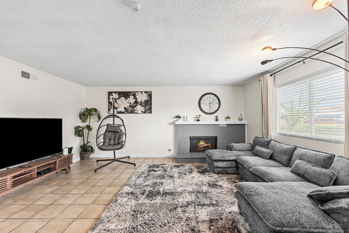 Disney/ Knotts Berry Condo! 12 Mins Ride To Disney - Norwalk, CA
