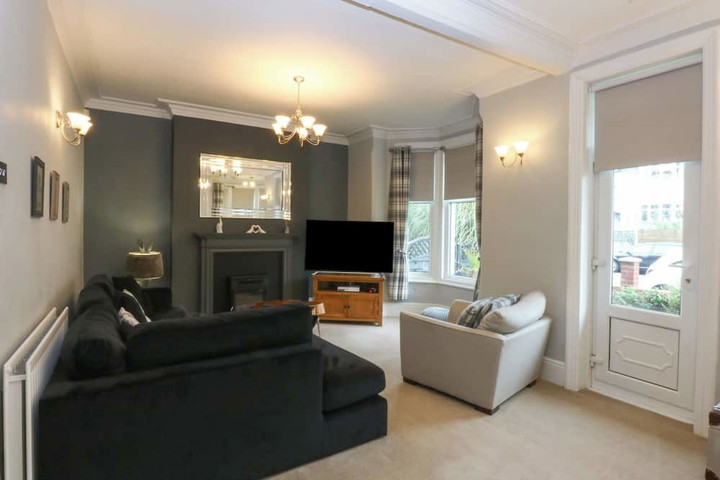 Ty Llwyd, Pet Friendly, Character Holiday Cottage In Llandudno - Conwy