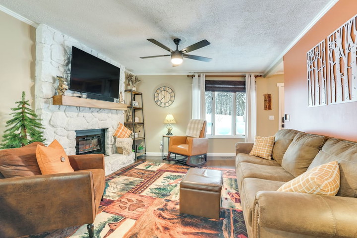 Private Hot Tub & Deck: Gaylord Family Home! - Gaylord, MI