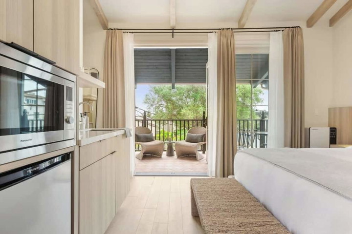 Casa Riviera 27 - Boutique Suites - Santa Barbara, CA