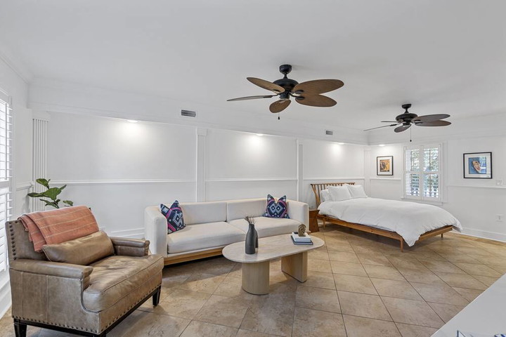 10 Mins To Downtown And Beach - Shem Creek Suite - King Bed - Folly Beach, SC