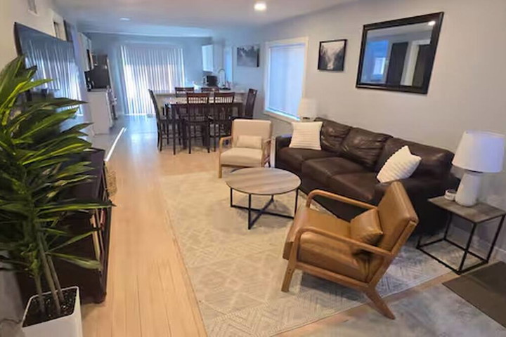 Peaceful And Spacious Home With Fenced Yard - 15 Min To Madison - Madison, WI