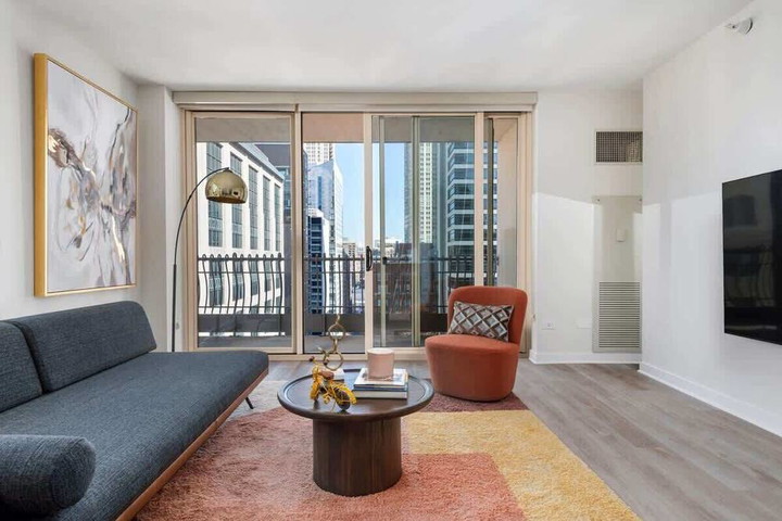 Luxury 2br On Michigan Ave With Private Balcony - Lincoln Park - Chicago