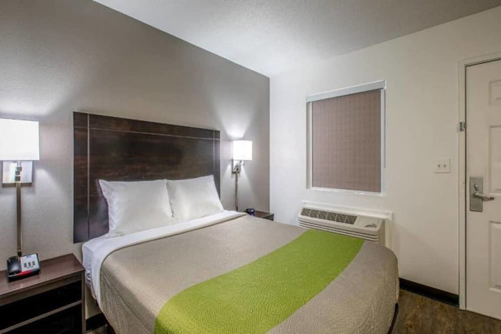 1 Queen Bed Deluxe, Kitchen, Non-smoking - Piedmont, SC