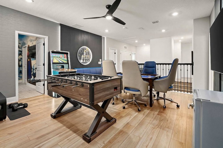 Mammoth Manor | Massive Home W Pvt Theater, Arcade, Spa Pool - Mins To Top Parks - Orlando, FL