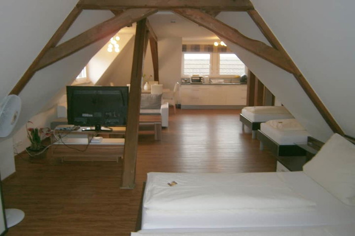 Nice, & Cool 4- Bedroom Home To Enjoy A Stay And Relax In. - Coachella, CA
