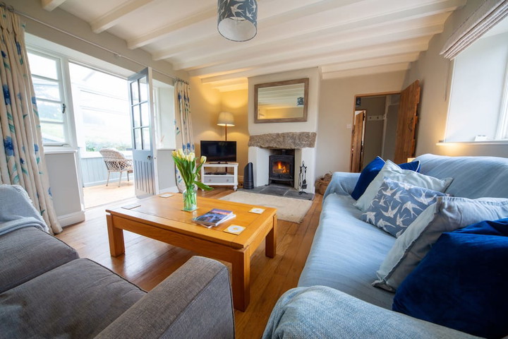Penrose Cottage Is A Beautifully Renovated And Stylish Five-bedroom Retreat - Crackington Haven