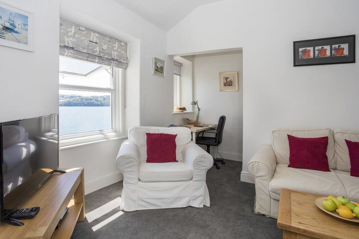 Glan Dwr Bach, Pet Friendly, Country Holiday Cottage In Glyn Garth - Bangor