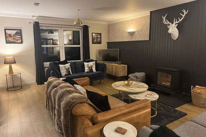 Spacious Farmhouse With Golf Views And Hot Tub - Glasgow