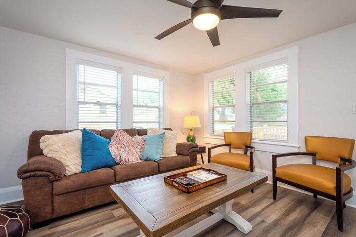 Enchanting Cottage With Ac In Palm Harbor - 2 Bedrooms, 1 Bathroom & Hot Tub - フロリダ州